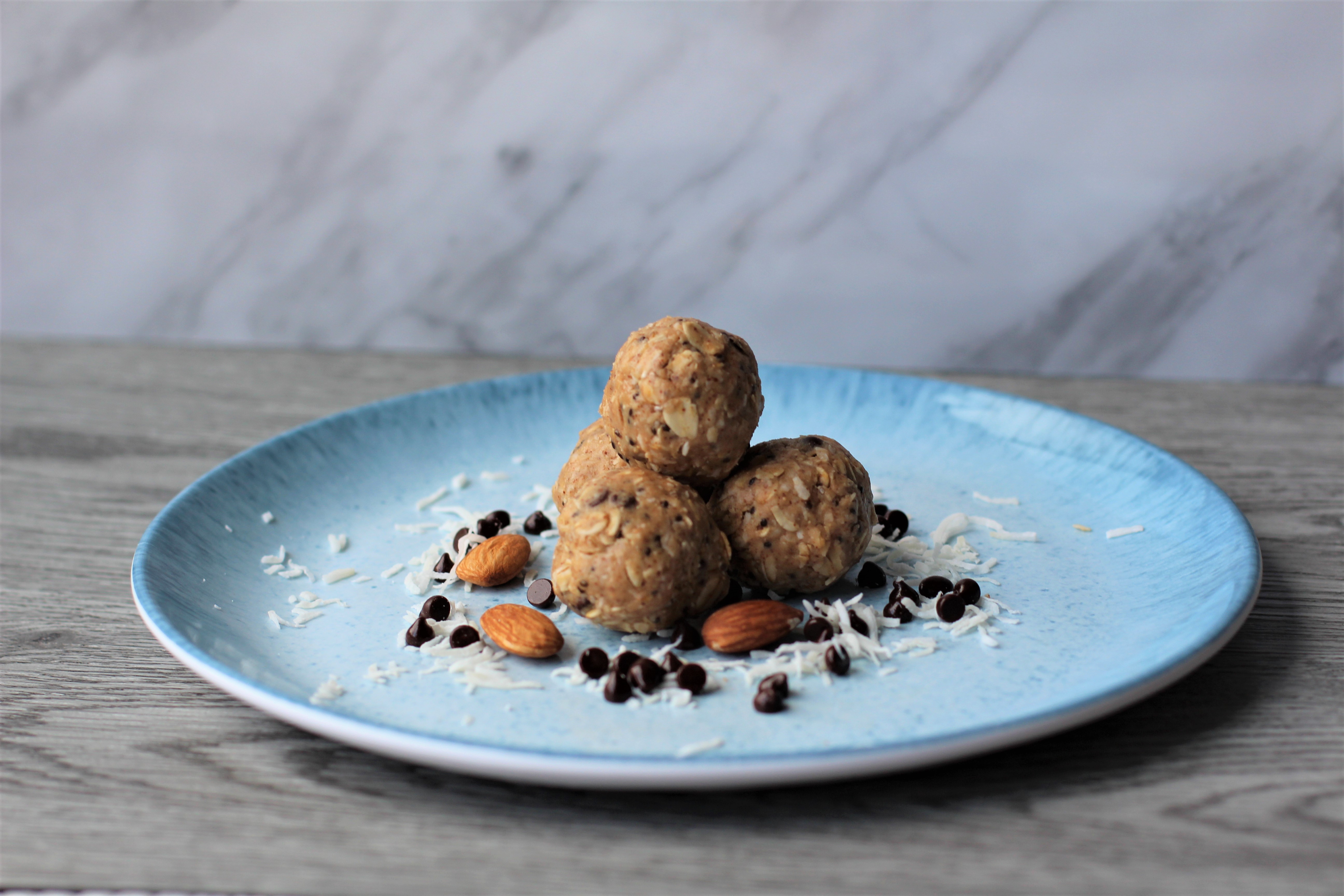 Coconut Oat Energy Balls – Nicole Gaine Nutritional Therapy
